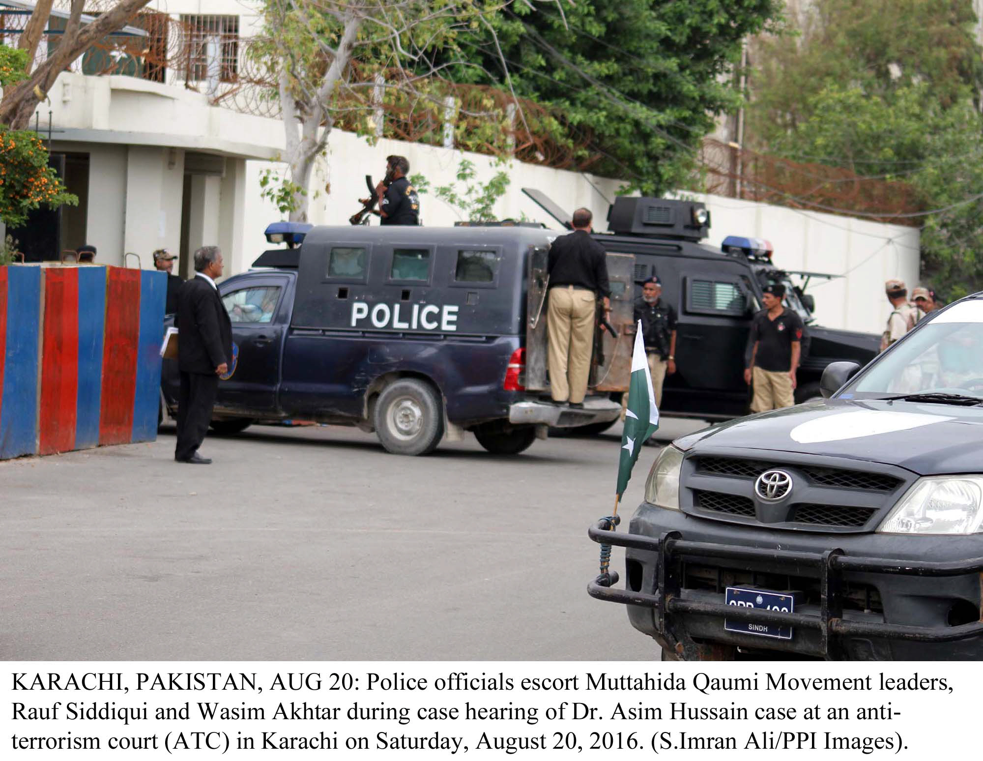 Sindh police nab 20 people for violating coronavirus ban in Karachi