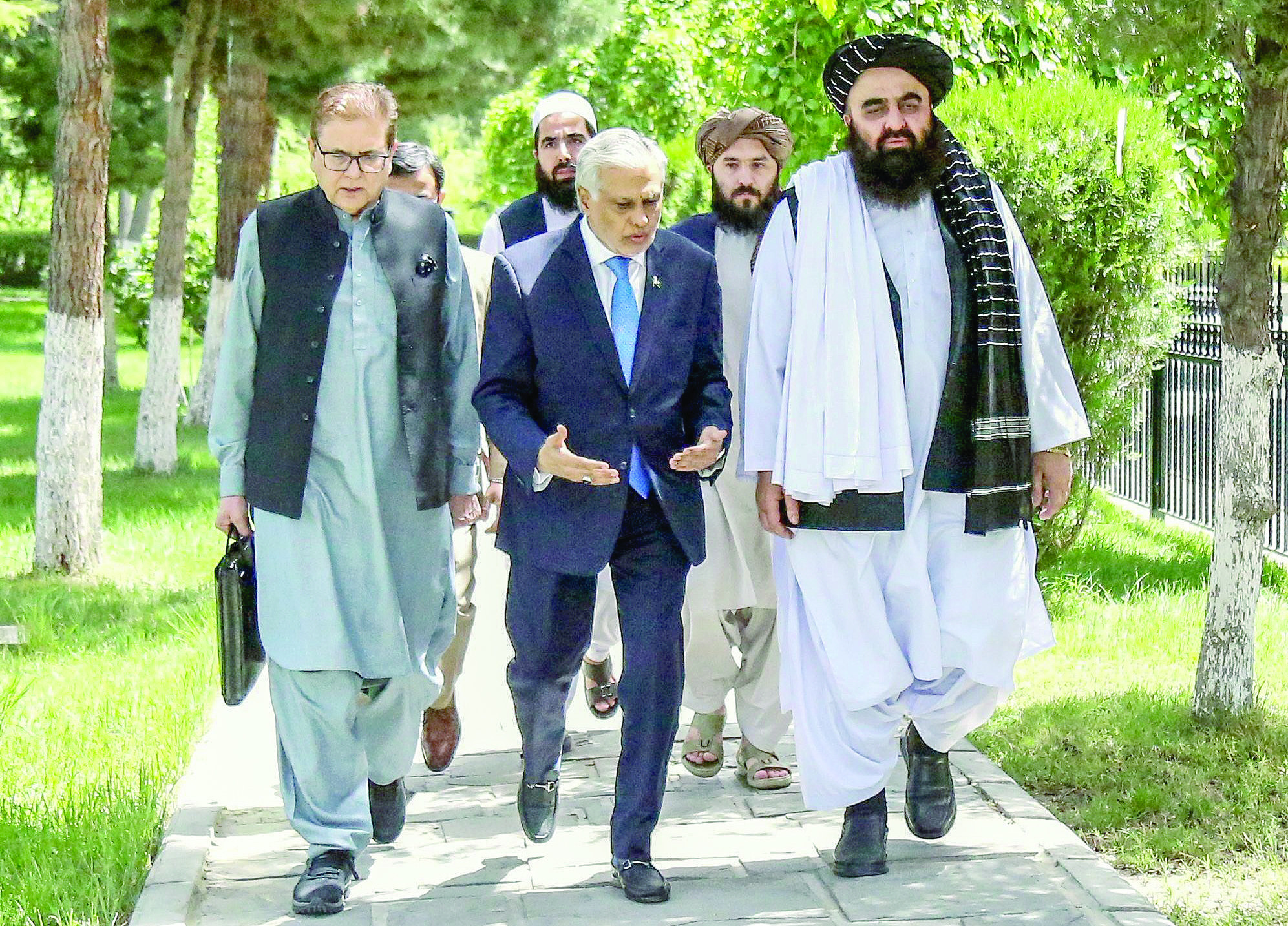 Ice melts inPak-Afghan ties, security lags