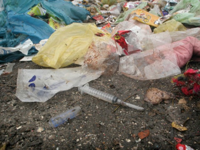 Karachi medical waste disposal raises health concerns - Pakistan Today