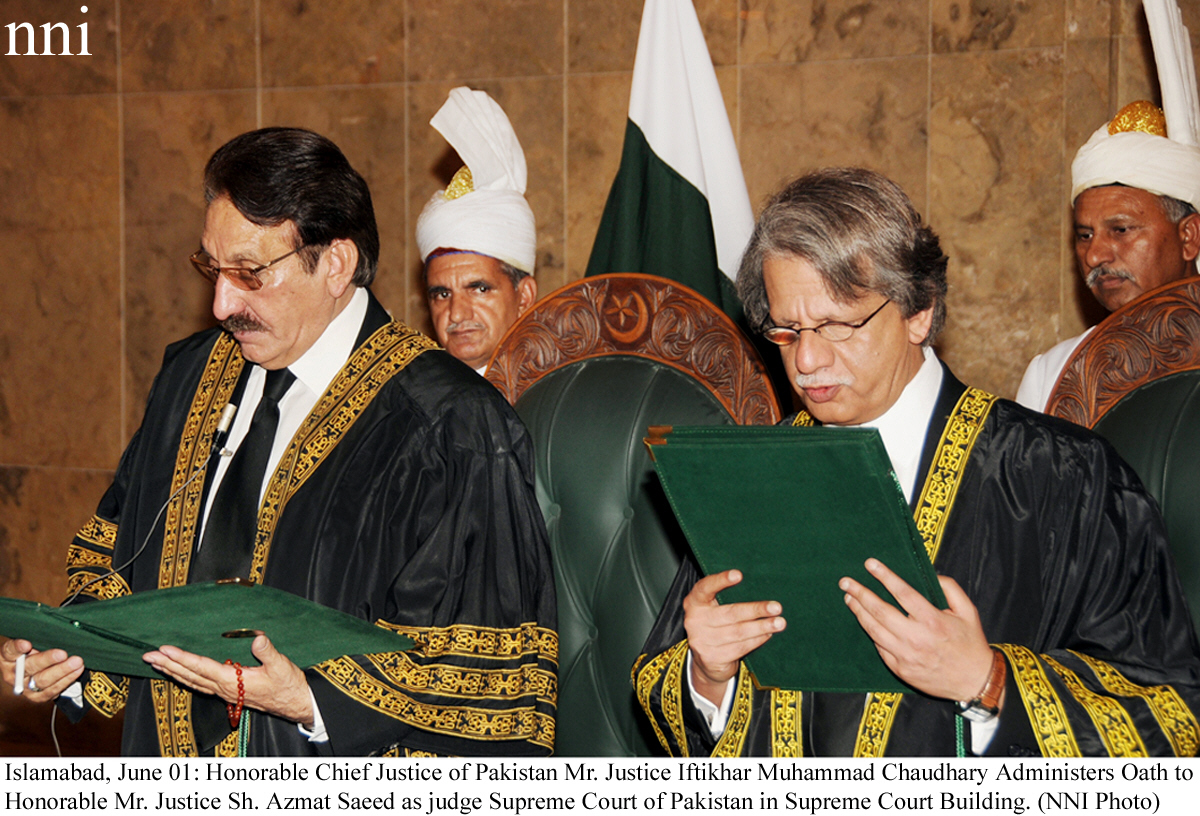 Strength complete: Justice Azmat Saeed sworn into Supreme Court