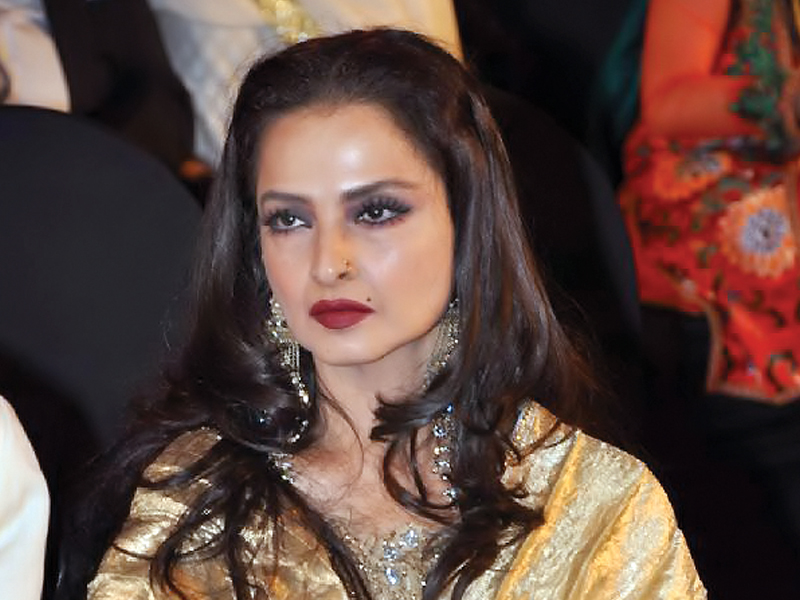 Rekha to receive Outstanding Achievement Award at IIFA