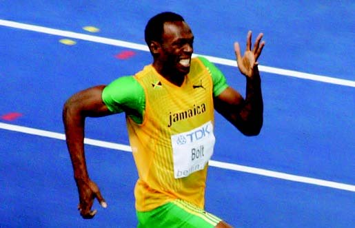 Athletics: Bolt stretches legs with 1-lap race