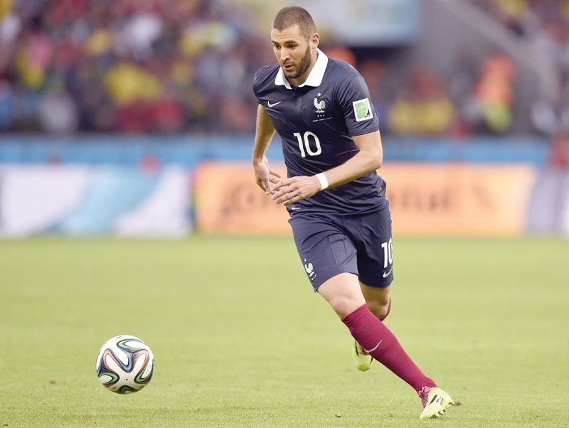 Benzema, goal-line technology gives France crucial win