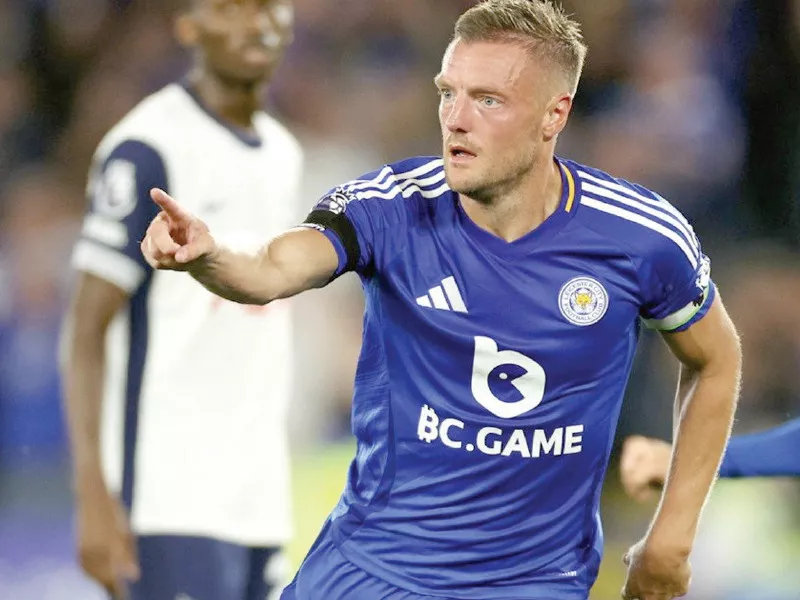 Vardy strikes as Leicester hold Spurs