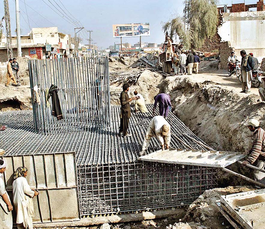 Two bridges, eight flyovers in Multan ‘almost complete’