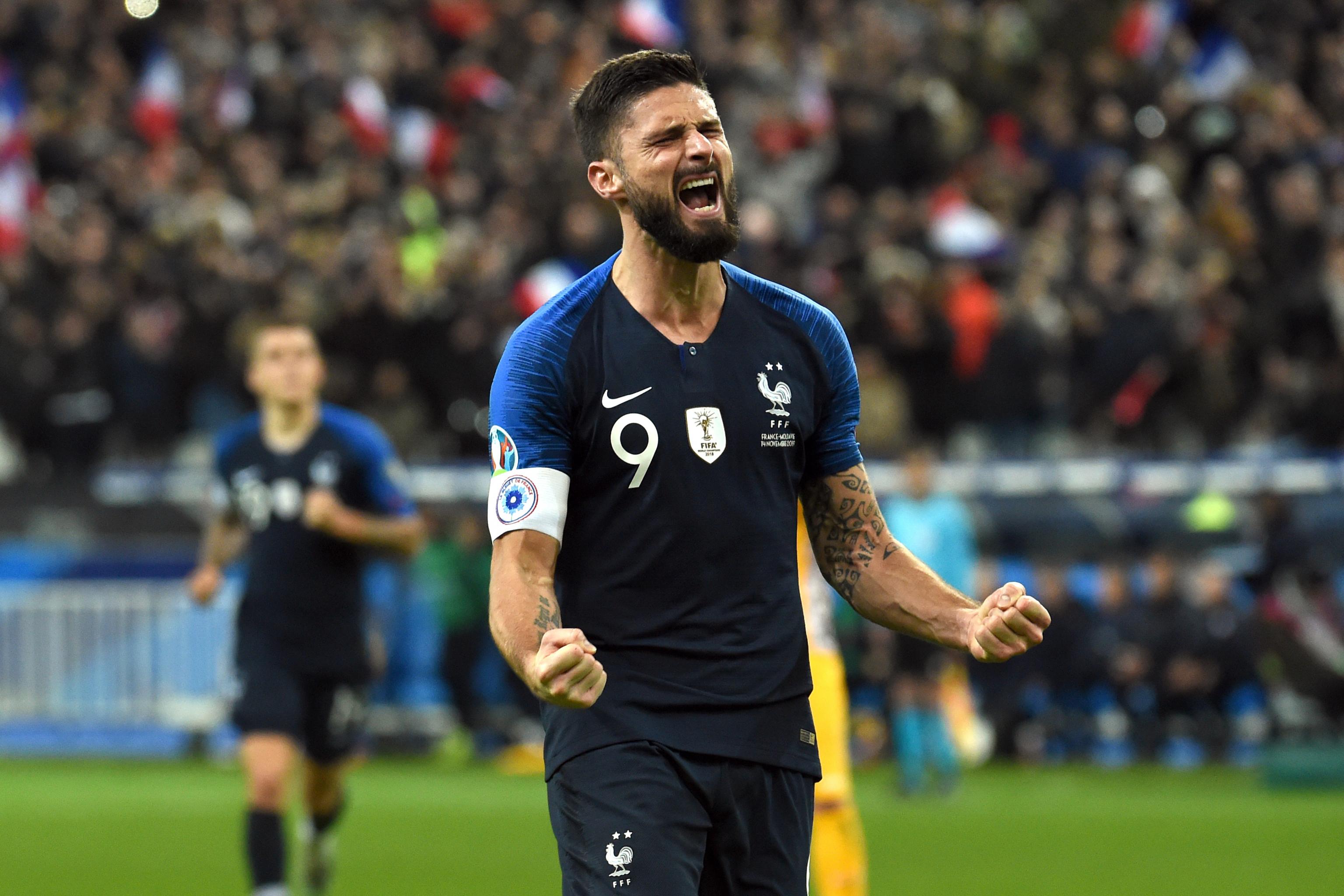Giroud needs to sort Chelsea situation, says France coach Deschamps