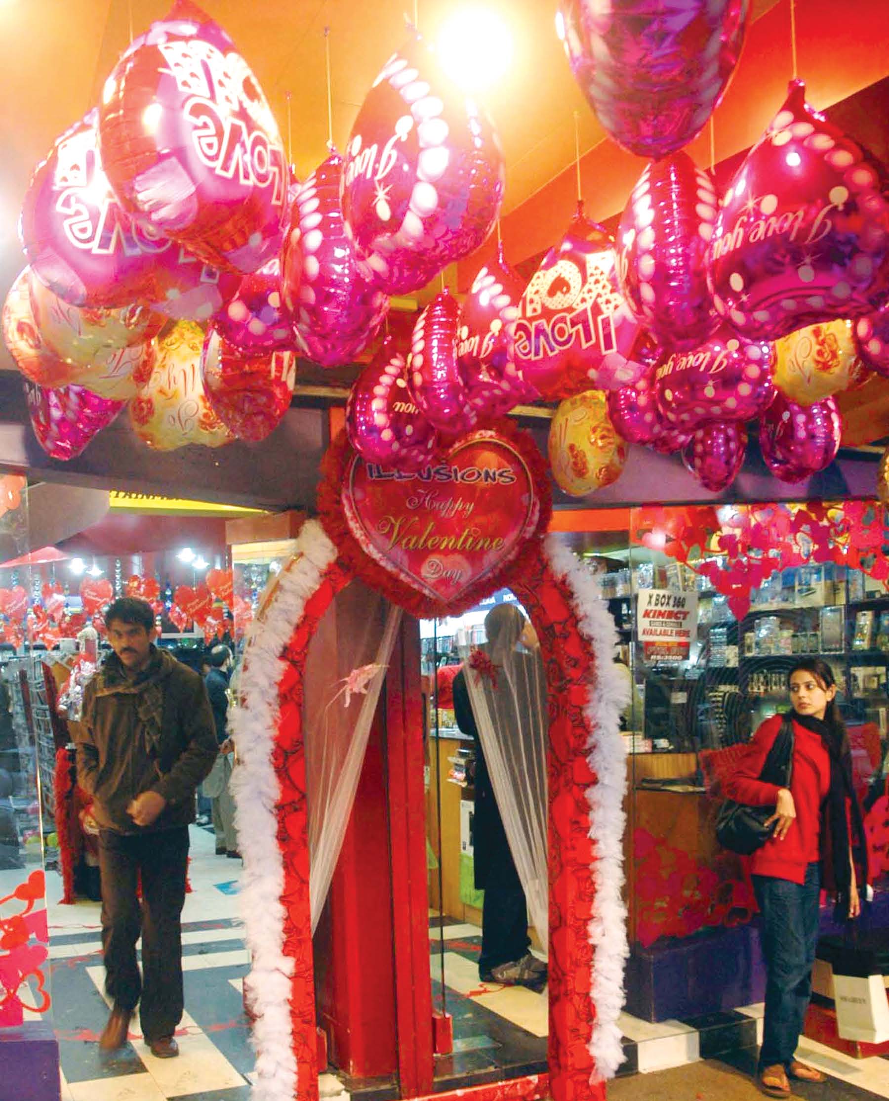 Valentine’s Day: Intimate, with a hint of extravagance