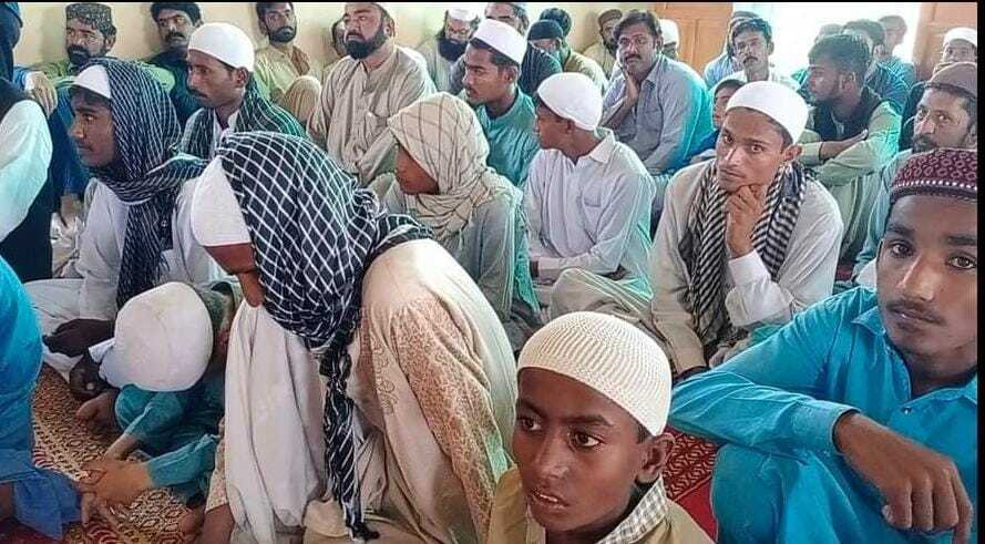 50 members of 10 Hindu families embrace Islam