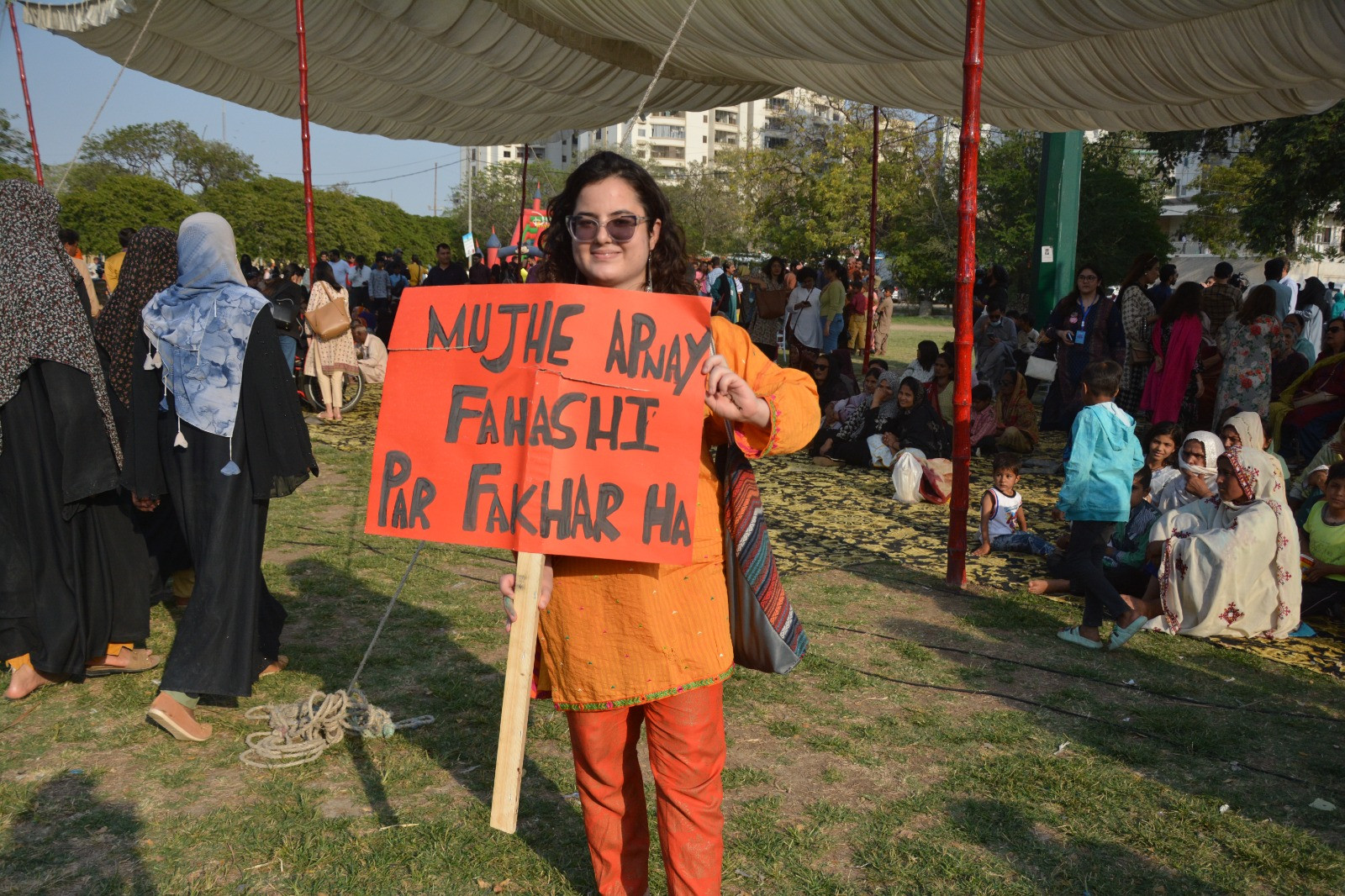 Aurat March attracts diverse crowd at Karachi’s Frere Hall