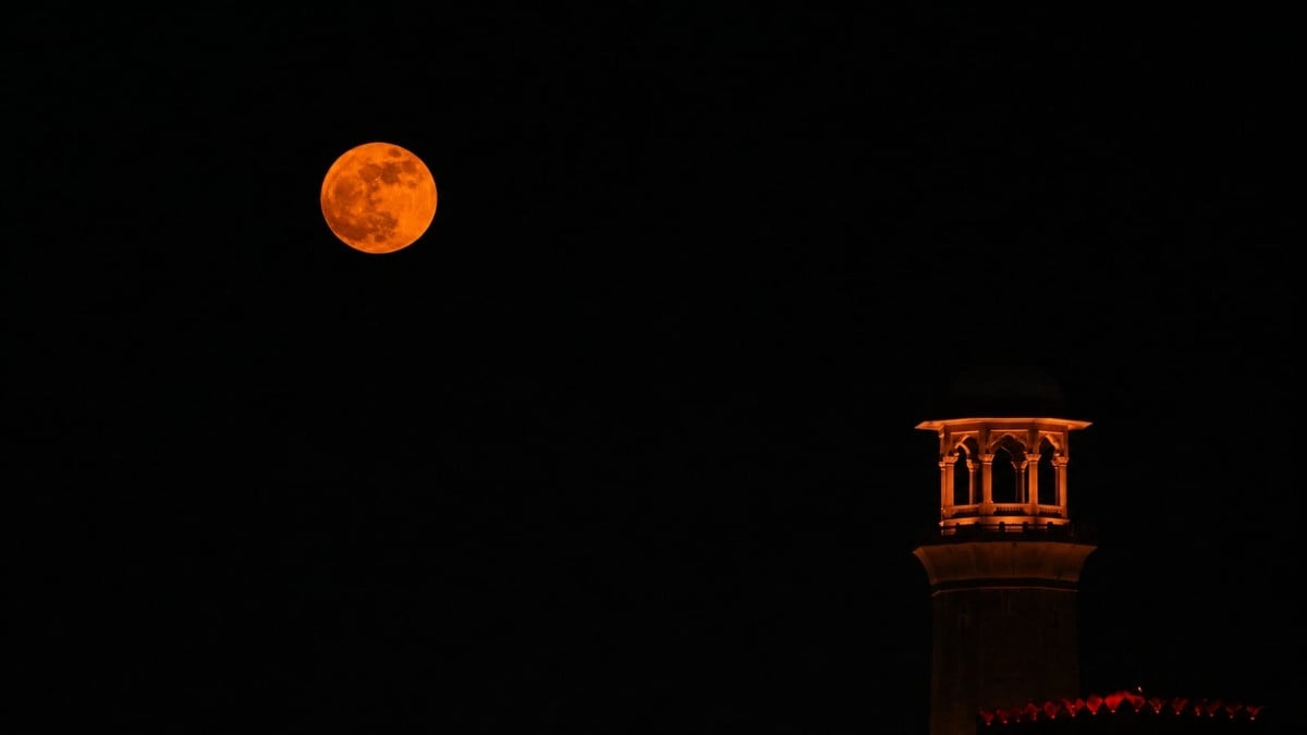Rare Blue Moon visible across Pakistan - Pakistan Today
