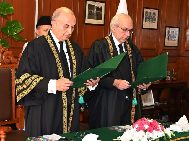 Justice Mansoor Ali Shah takes oath as acting CJP