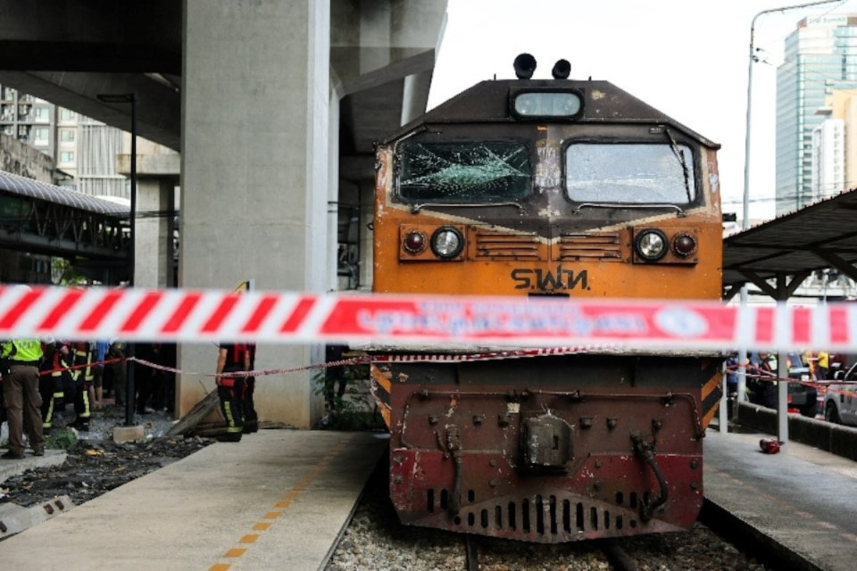 Thailand train-bus collision kills at least 8 - Pakistan Today ...